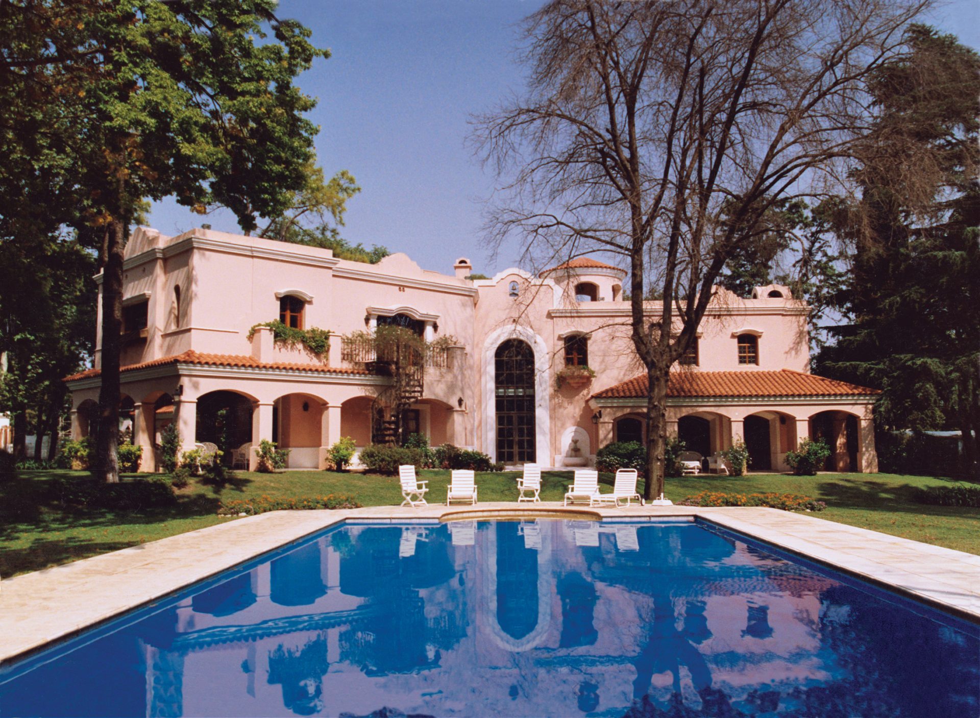 Estilo Neocolonial Rioplatense - Lomas de San Isidro - LITMAN